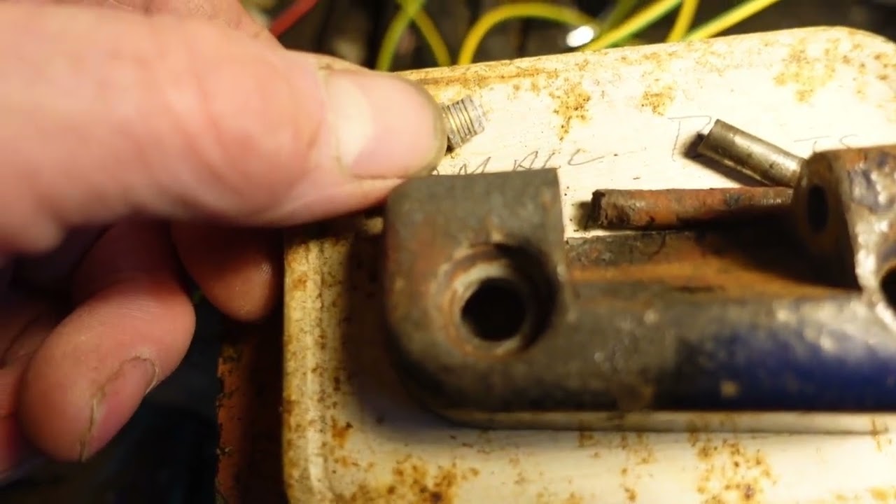 Defender hinge pin replacement and lube