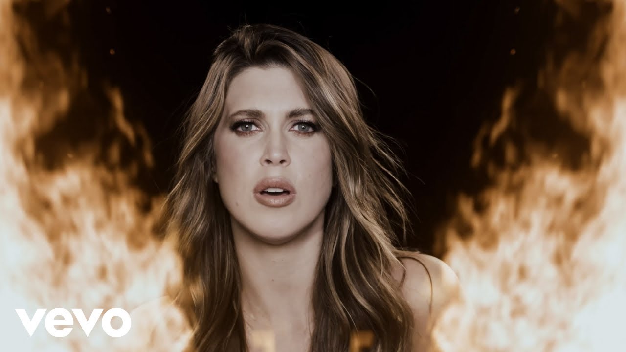 Discover: Jessica Carter Altman - Blood Moon, on Nagamag Music Magazine