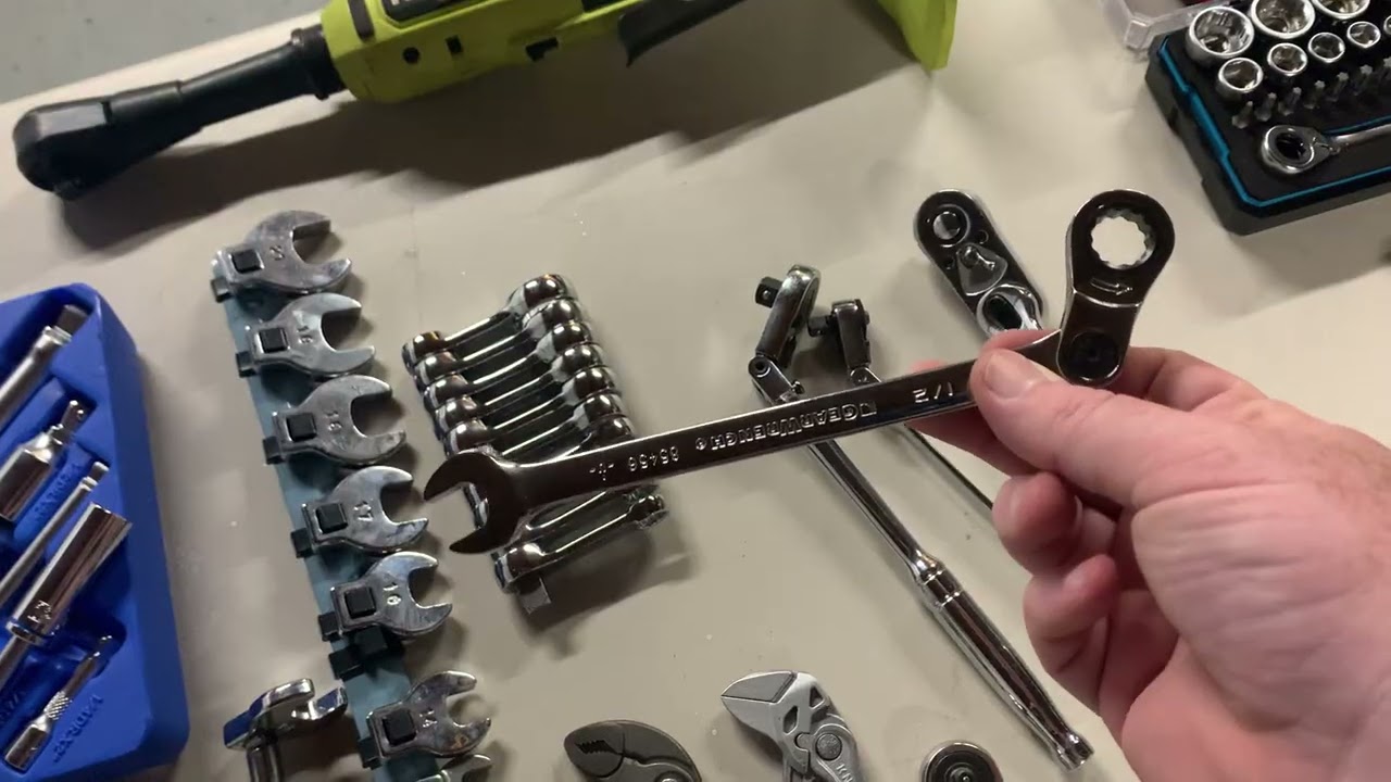 30 Handy Tools for Working in Tight Spaces