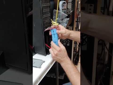 APC Smart Ups RT 2000 Battery Remove and Replace