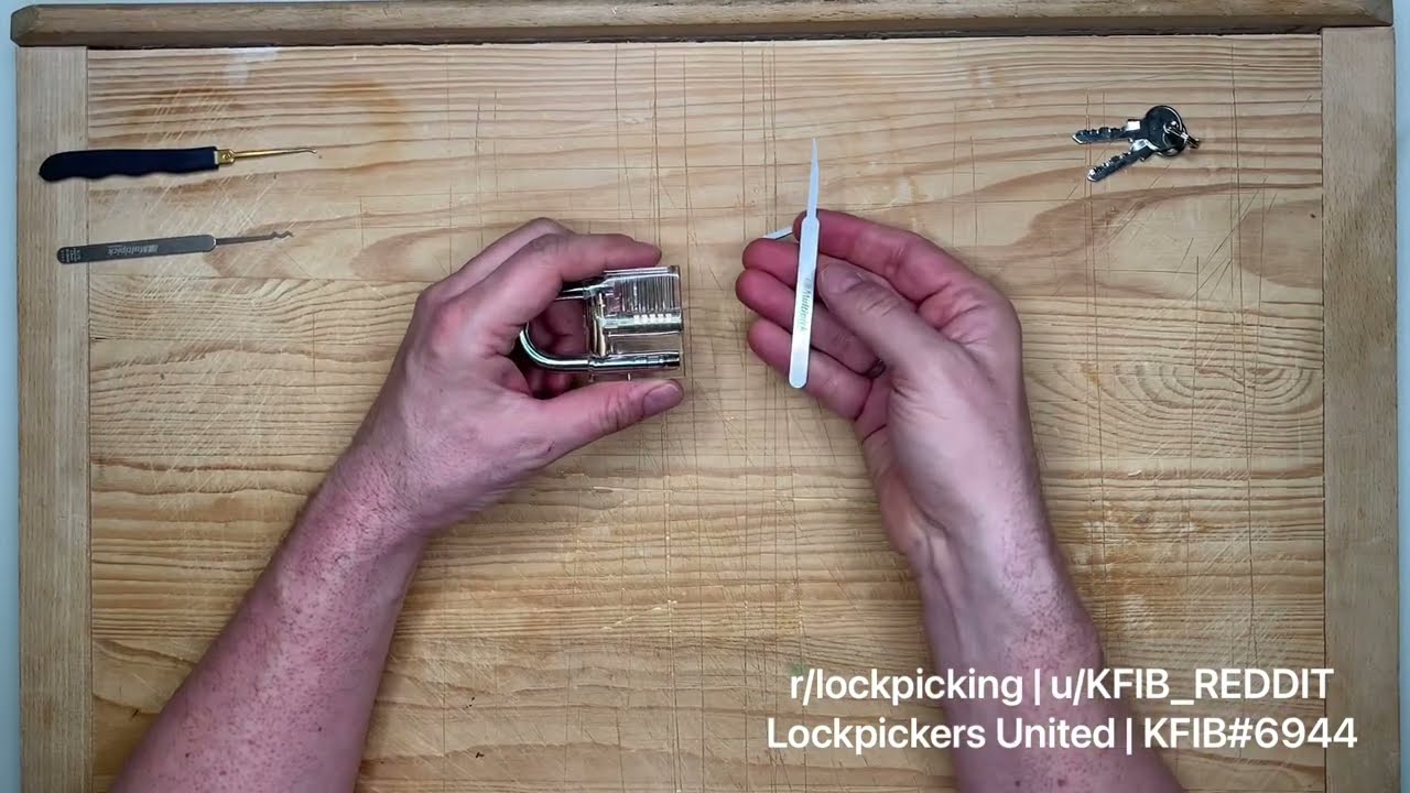 [1] Acrylic Padlock | r/lockpicking u/KFIB_REDDIT white belt