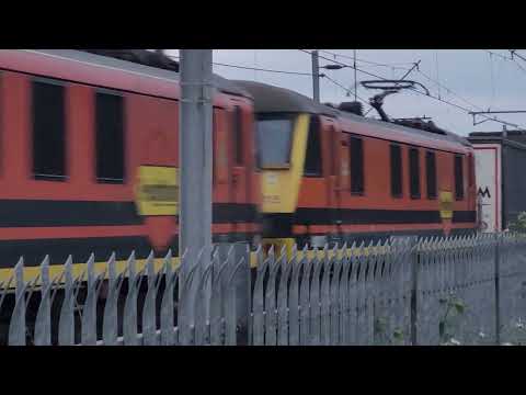 4S48 1915 Daventry IRFT Mossend PD Stirling - 90003 & 90015 approaching Rickerscote through Mosspit