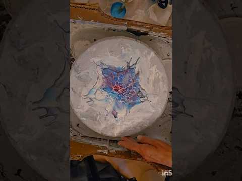 Amazing Pebeo Titanium white CA on a Ceramic Star🌟 #fluidart #abstract #acrylicpouring #shortvideo
