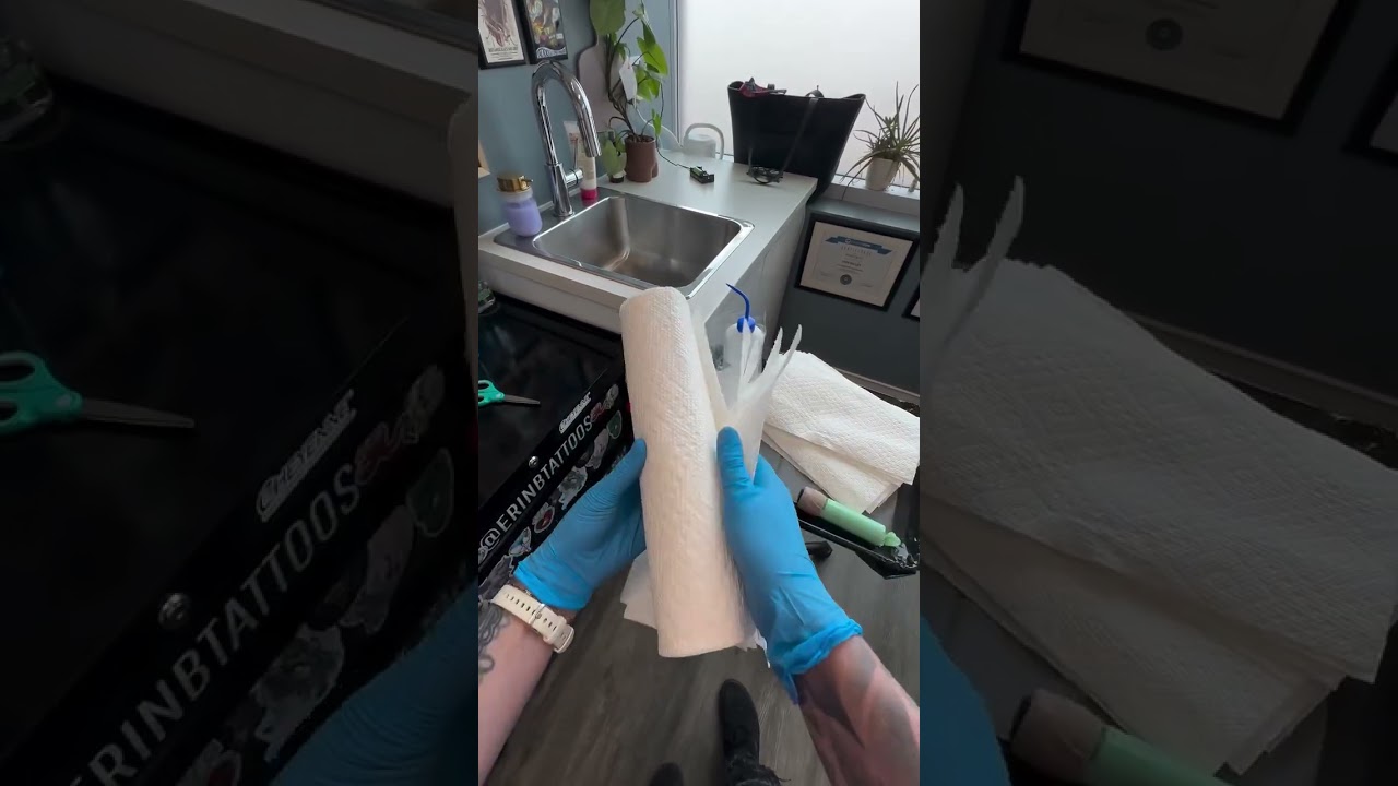 now THAT'S a party trick! @erinbtattooscan on IG #tattoo #funny #papertowel
