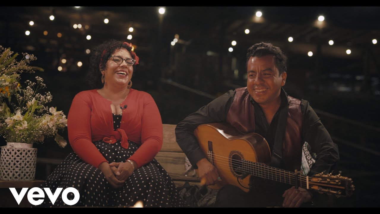 Lyrics & Translations of La Copa Rota by La Santa Cecilia | Popnable