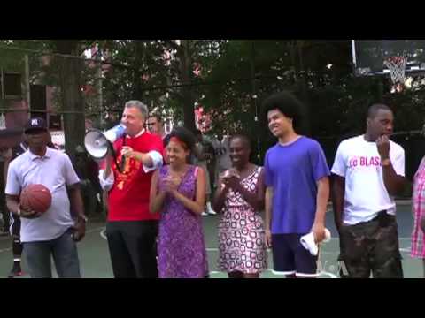 'Anti-Bloomberg' Surges to Front of New York Mayor's Race