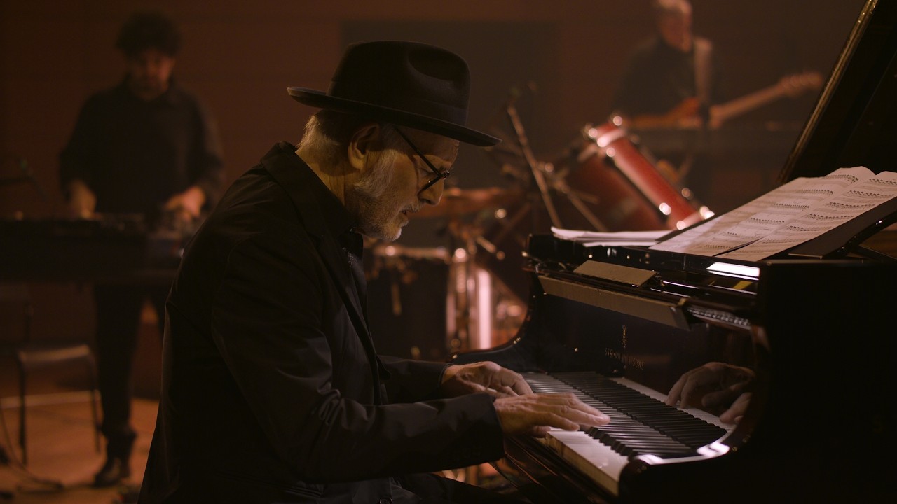 Ludovico Einaudi - Pathos (Live Performance Video)