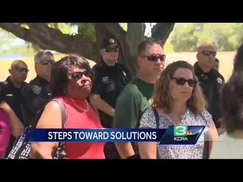 Tracy police chief hosts community meeting