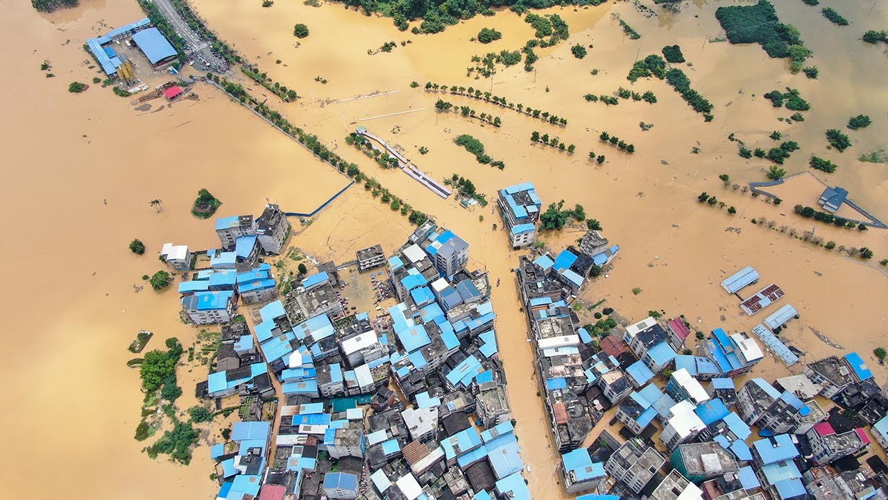 China raises flood alert to second highest level