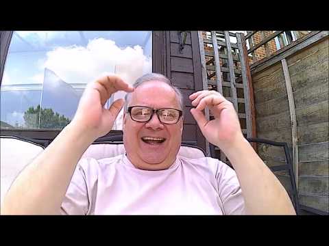 Blogging vs Vlogging what works best for you?