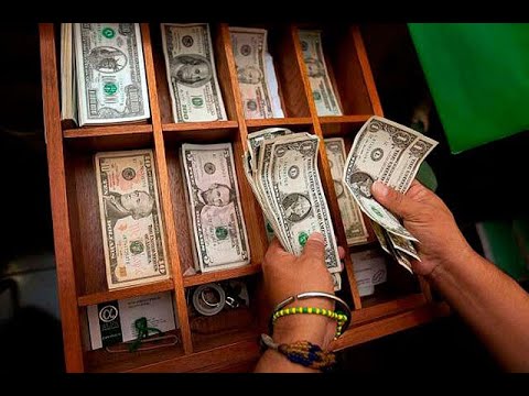 Peso colombiano sigue en caída frente al dólar y toca barrera de los $3.500
