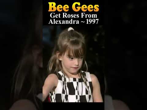 On Stage Bee Gees Get Roses from Barry’s Daughter #shorts