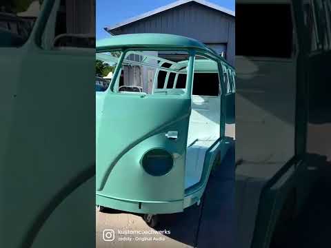 Toms 23 window deluxe VW bus goes two-toned!