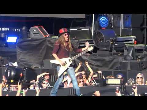 Poison - C.C. Deville - Guitar Solo - Highmark Stadium - Orchard Park, NY - August 10, 2022