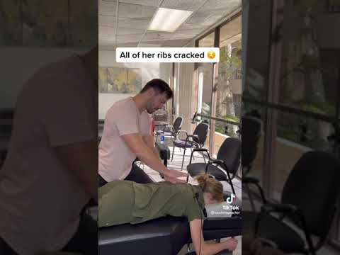 WOAH, ALL HER RIBS CRACK! π²π #chiropractor #cracks #adjustment #health #shorts
