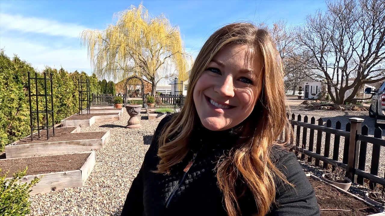 Planting Spring Crops! 🧅🥦🌿 // Garden Answer