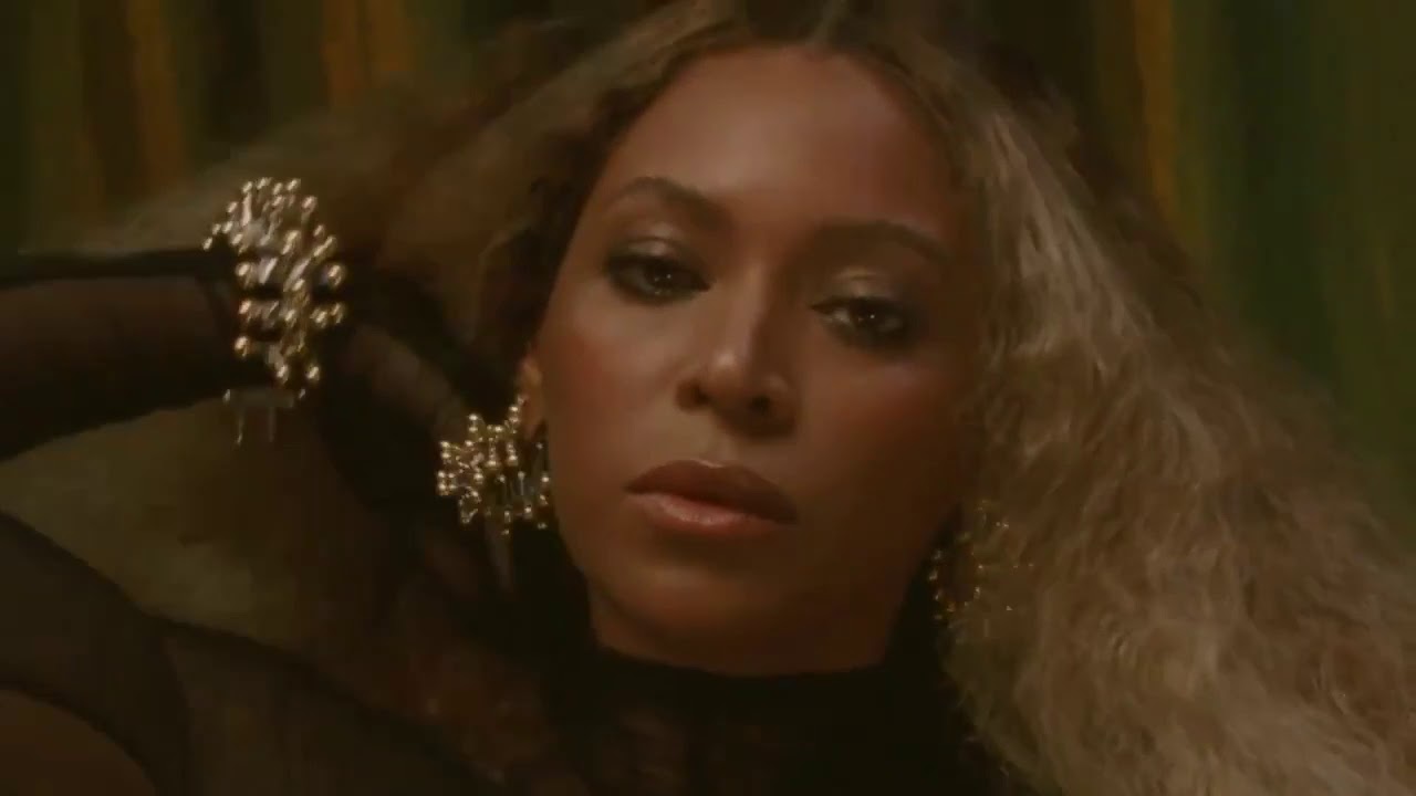 Beyoncé for British Vogue Magazine December 2020 Behind The Scenes