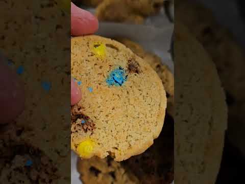 Sweet & Savory Cookie Delivery from Tiffs Treats. Awesome idea we loved it! www.cookiedelivery.com