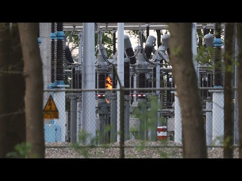 Meeden - Brand na explosie in hoogspanningsstation TenneT