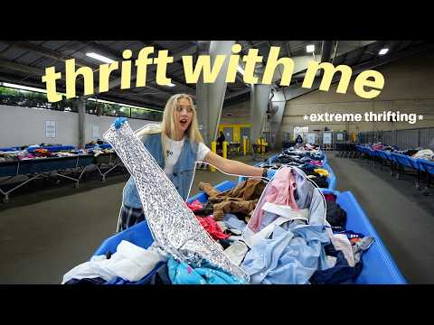 come thrift with me at the GOODWILL BINS *before it opens*!! insane $2 thrift haul!