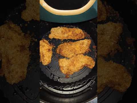 Chicken strips in air fryer #chickenstripsrecipe #airfryer #shortvideo