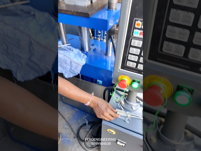 Horizontal Plastic Injection Molding Machine - Door Magnet Catcher ...
