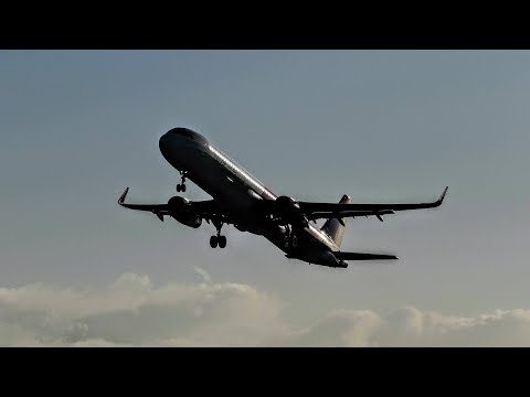 Planes at Leeds Bradford Airport, LBA | 17/11/2023