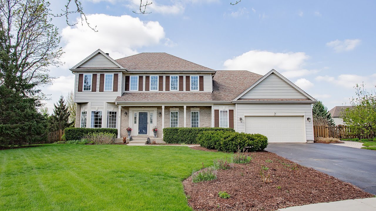 3 Blackwolf Ct, Algonquin, IL 60102