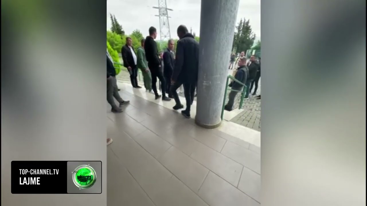 Top Channel/ Boçi ushtron presion brenda qendrave të votimit, KQV ... Top Channel/ Boçi ushtron presion brenda qendrave të votimit, KQV ...