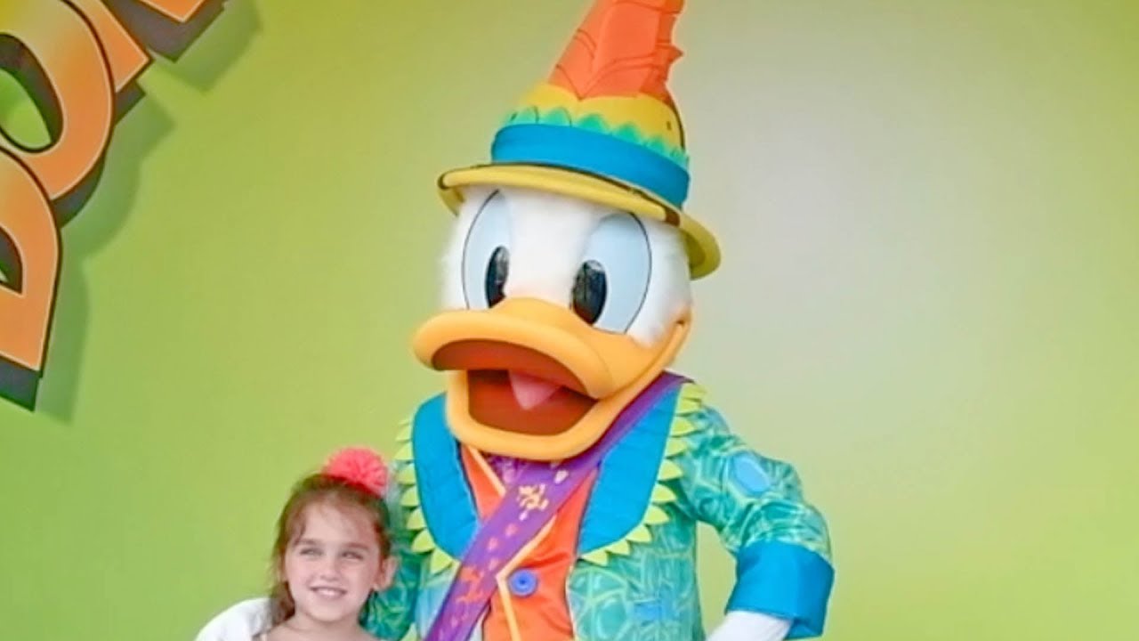 MyDisneyFix | Donald Duck meet and greet at Donald’s Dino-Bash! in ...