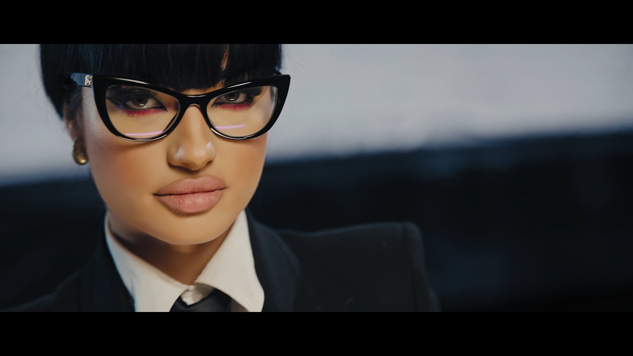 Teodora Banica - Barbatul fatal (versuri) - Trăiește Muzica