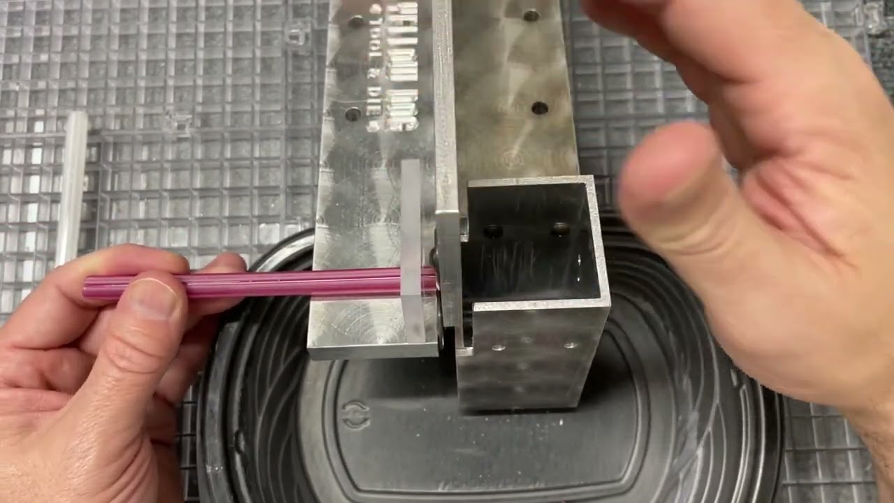 Easily Cutting Murrini Cane with Snappy The Murrini Chopper!