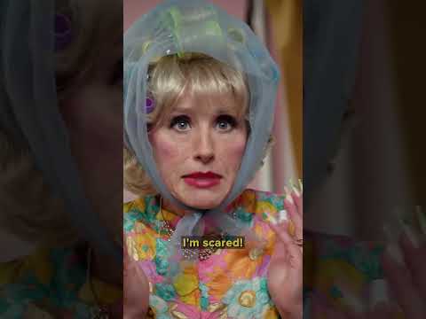Lisa Sees Her Old Lady Makeover Reveal