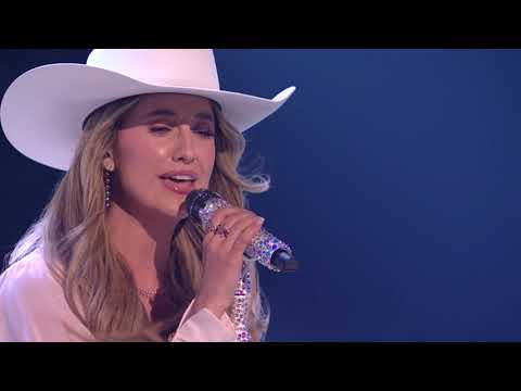 Lainey Wilson – “Somewhere Over Laredo” [2025 American Music Awards]