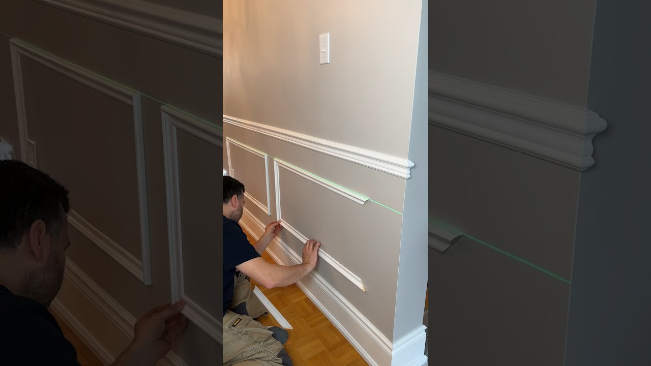 Easy DIY wainscoting to add some class to this dining room. #diy #wainscoting #moulding #diyprojects