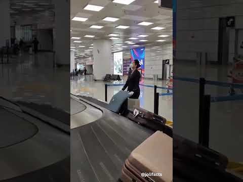 Japan airport luggage bags safety system #japanairlines #jal #boeing #airplane #aviation #b #club