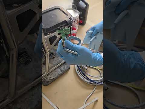 Spray Bin shellac for kitchen cabinets - Tinted primer for best results