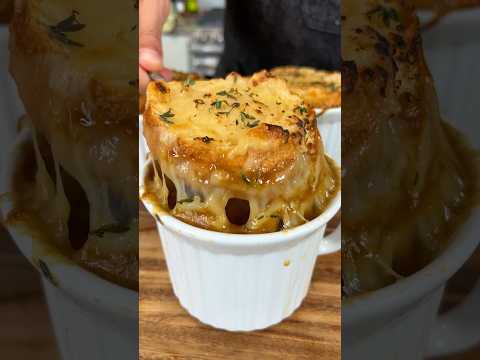 Impress Your Guests With This French Onion Soup Recipe! #easyrecipe #soupseason