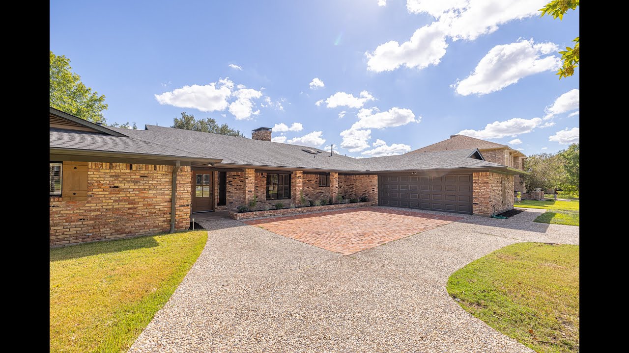 2427 E Briargate Dr, Bryan, TX 77802