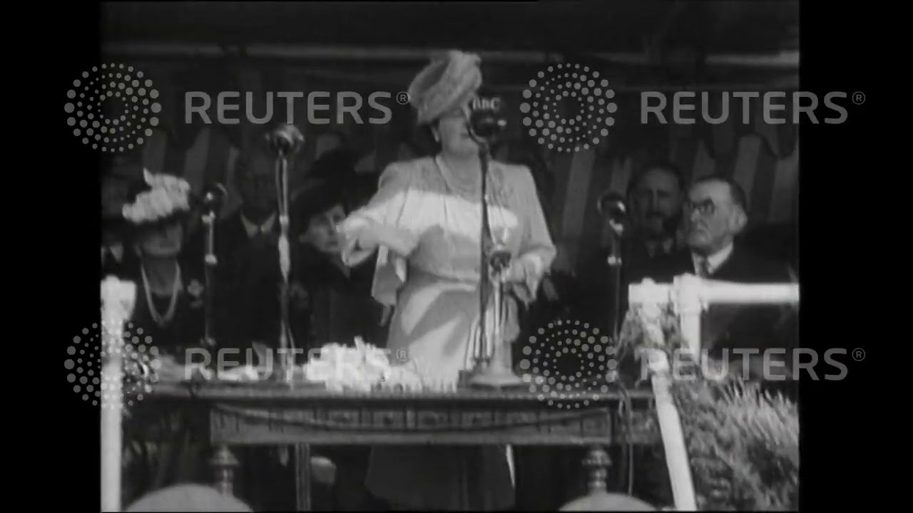 1946 The Queen Mother dedicates new wing at Queen Victoria Hospital