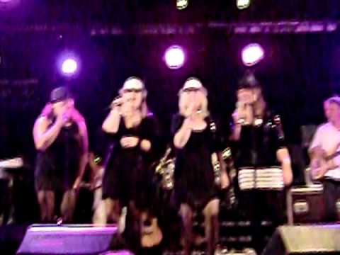 Leugenbollepop 2011 Ekerina/Chena/Kim/Andrea (man i feel like a woman)