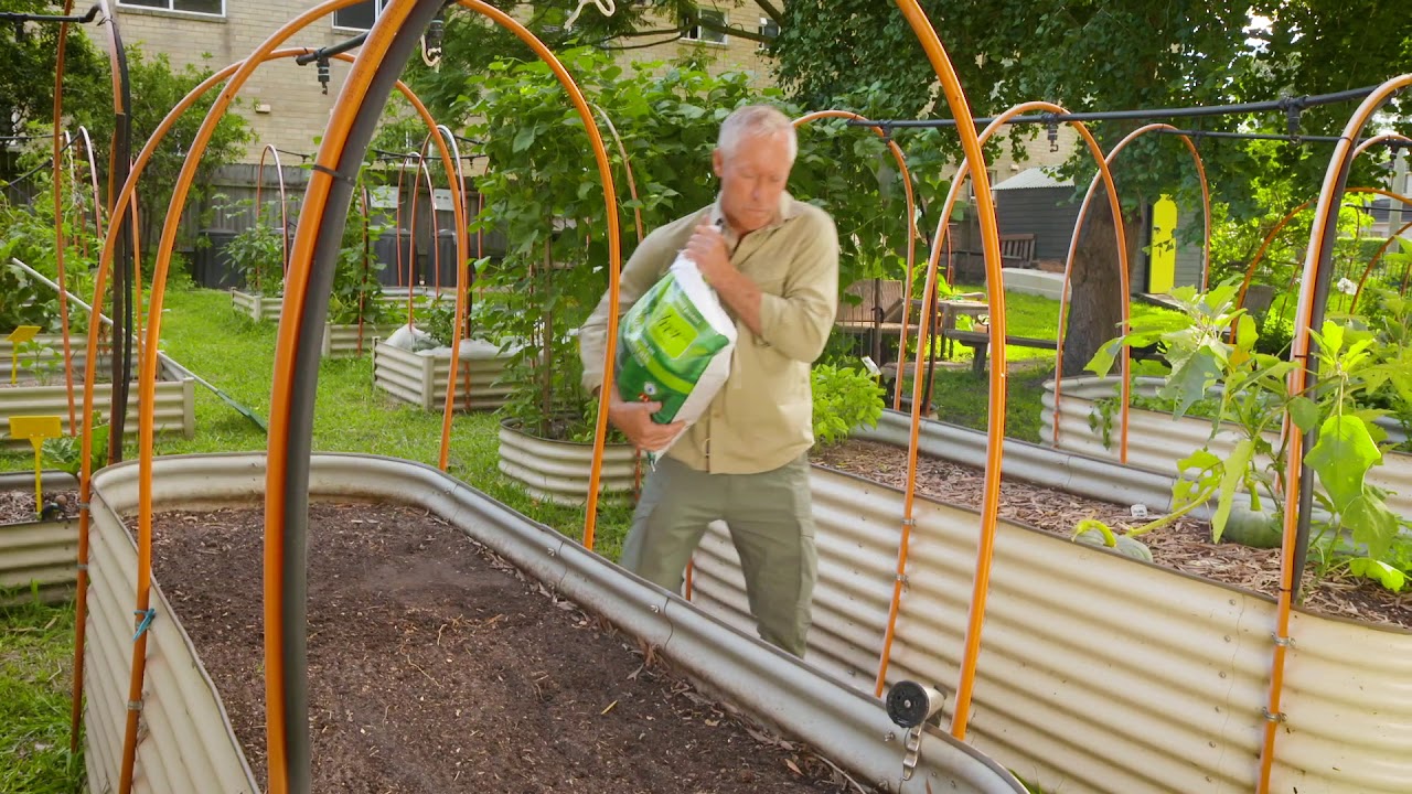 The Garden Gurus - Fixing Your Sandy Soil