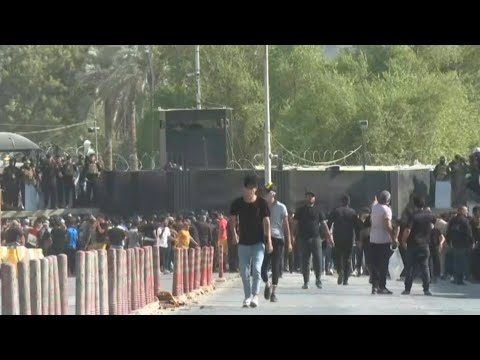 Iraqis gather outside Green Zone after Shiite cleric Sadr announces politics exit | AFP