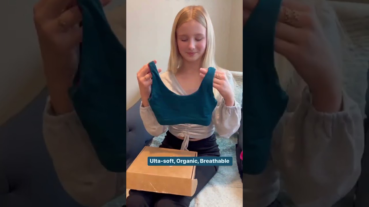 Reagan Unboxes New Teal Aster Bra