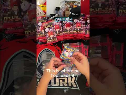 Pulling Giovanni’s Mewtwo from team rocket set #pokemoncards #pokemon