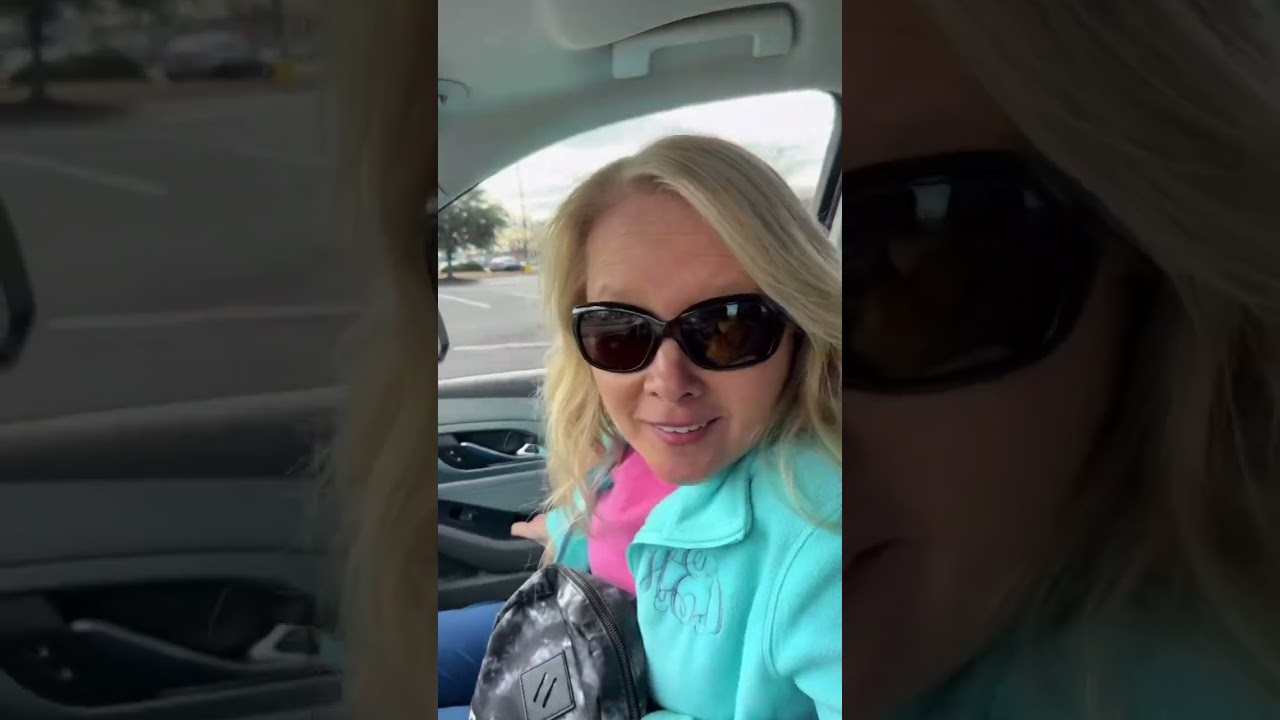 Taking mom to lunch and this is what she got…😳😂😂 #lunch #chinesebuffet #pizza #silly