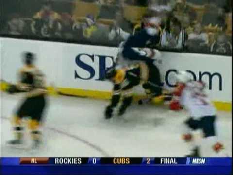 Johnny Boychuk hipchecks Victor Oreskovich [Dual-Feed]