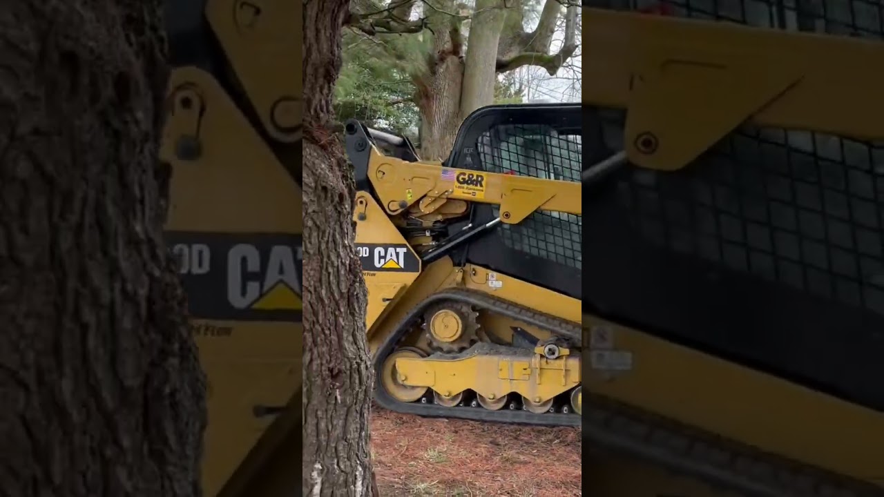 Cat 259D moving topsoil