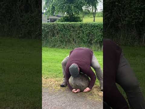 Lifting the wee Auchernack stone 100Kg #stonelifting #powerlifting #scotland