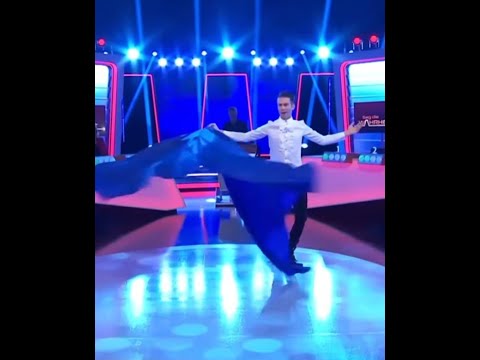 😱 Watch closely … where is the Table? Incredible #magicshow of German #illusionist and #magician
